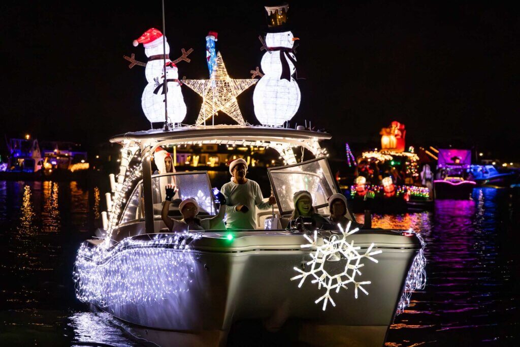 13 Top Florida Holiday Boat Parades of 2025 • Authentic Florida