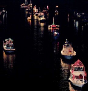 13 Top Florida Holiday Boat Parades of 2025 • Authentic Florida