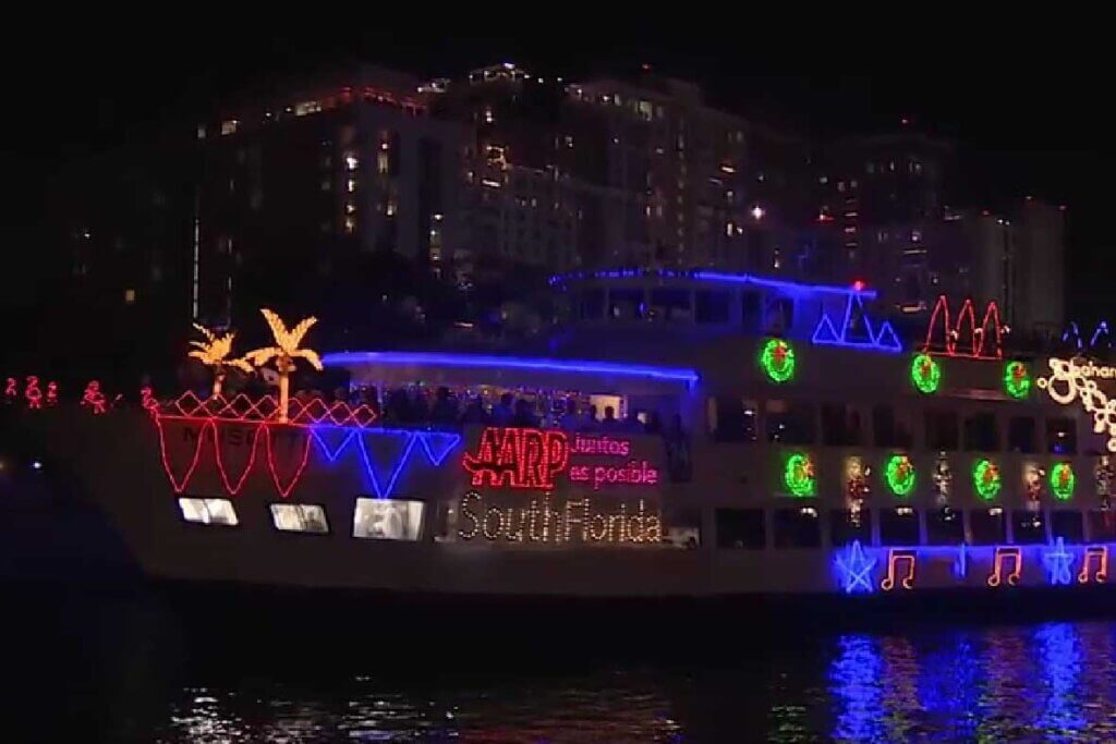 13 Top Florida Holiday Boat Parades of 2024 • Authentic Florida