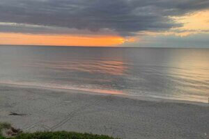 14 Best Surfing Beaches in Florida (2026) • Authentic Florida