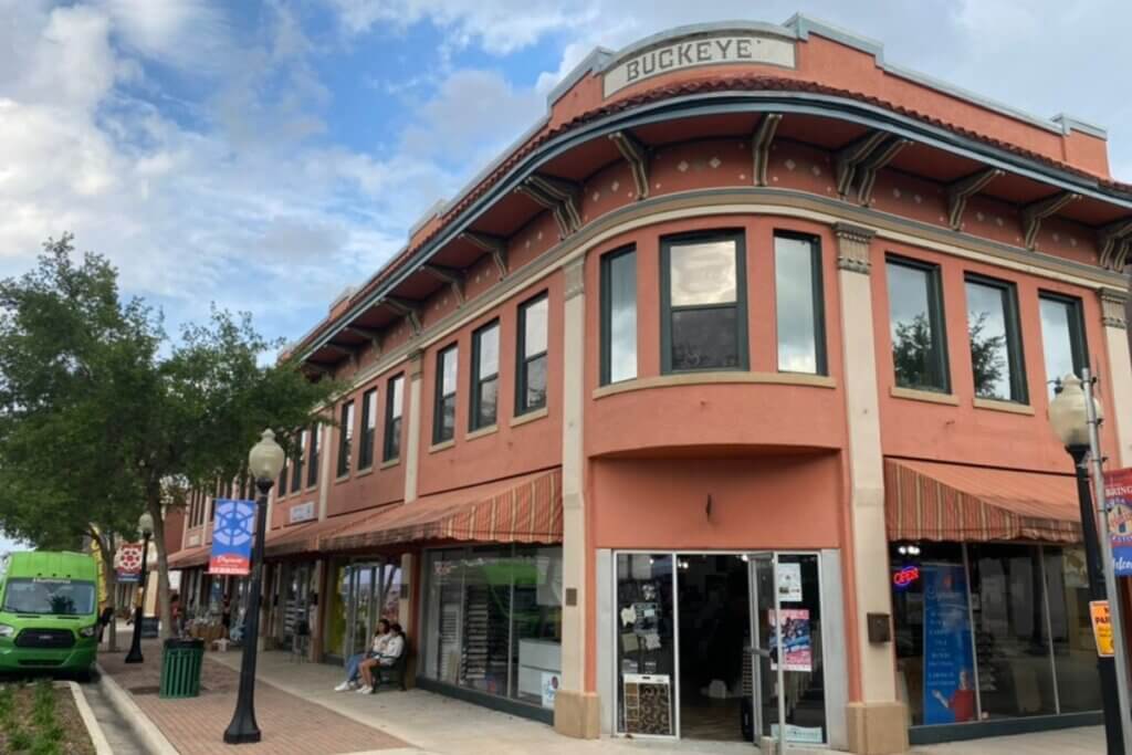 The Ultimate Guide to Sebring, FL - Authentic Florida