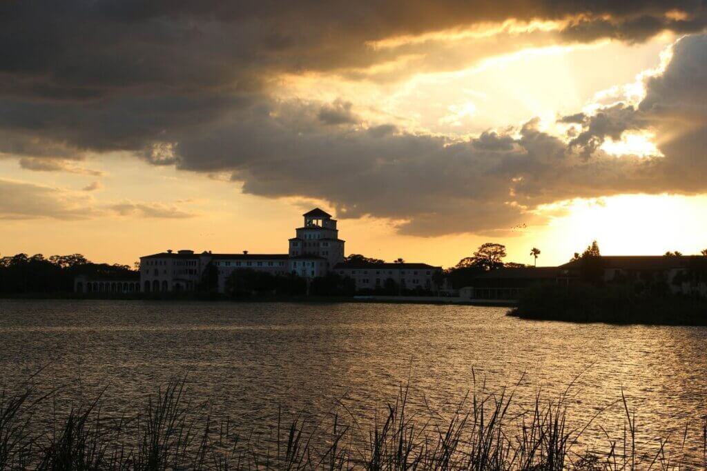 The Ultimate Guide to Sebring, FL - Authentic Florida