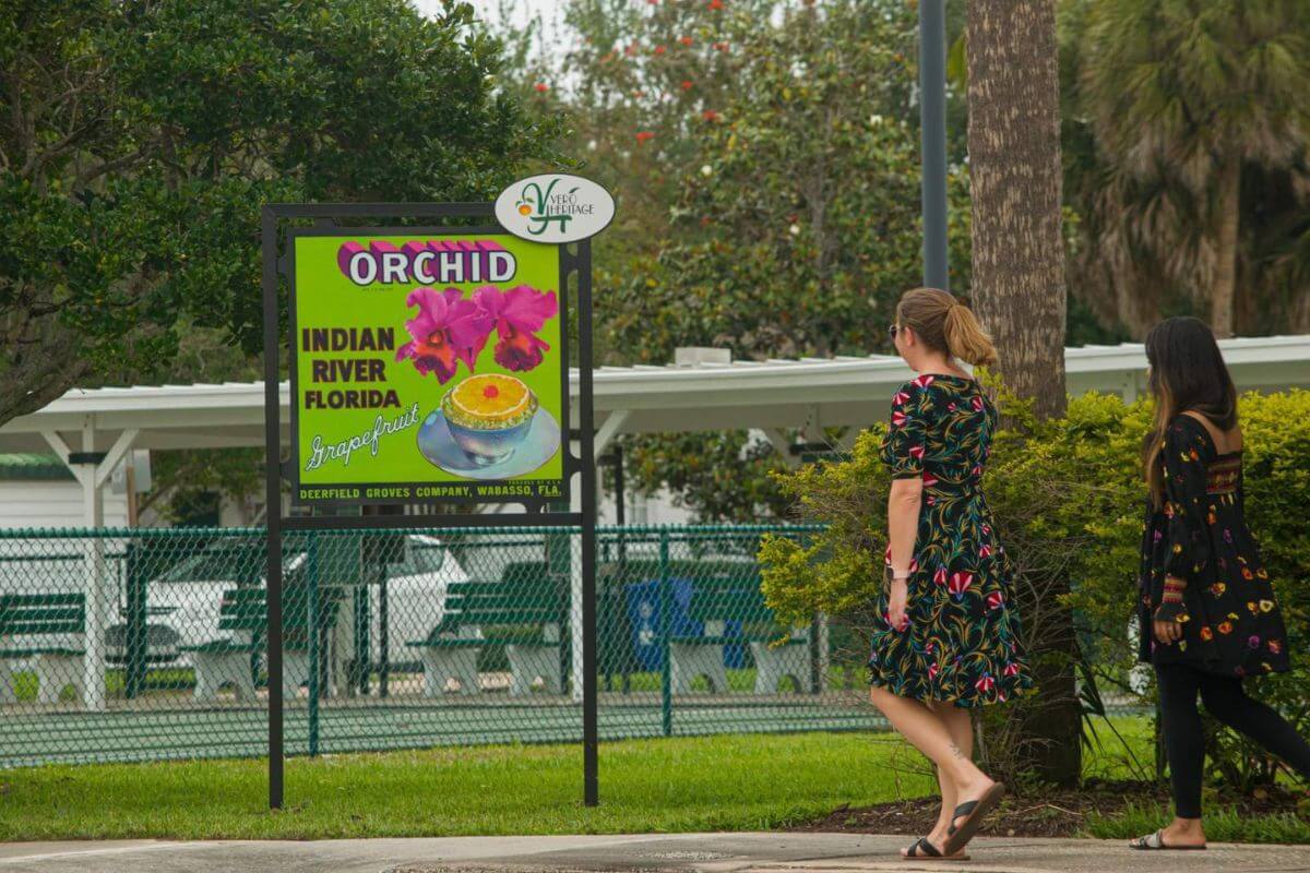 A Guide to 2026 Citrus Label Tours in Florida • Authentic Florida