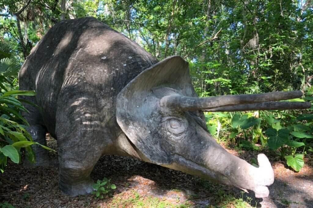 17 Best Dinosaur Attractions in Florida • Authentic Florida
