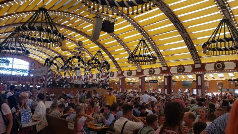 A Guide to the Top Oktoberfests in Florida (2025) • Authentic Florida